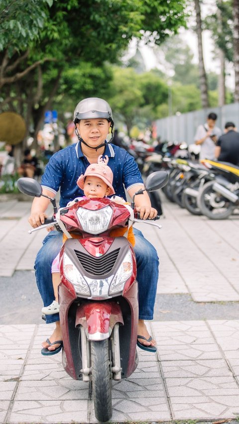 Mimpi Naik Sepeda Motor: Simbol Kemajuan atau Perjalanan Hidup?